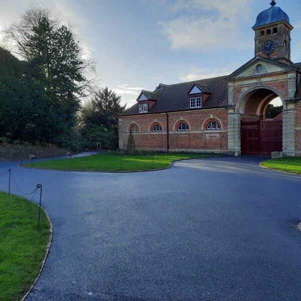 What is the Price for an Asphalt Driveway? | MA Hart